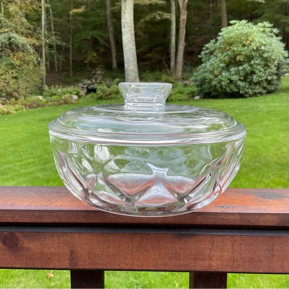 Pyrex | Kitchen | Vintage Pyrex Sculptured Clear Glass Qt Covered ...